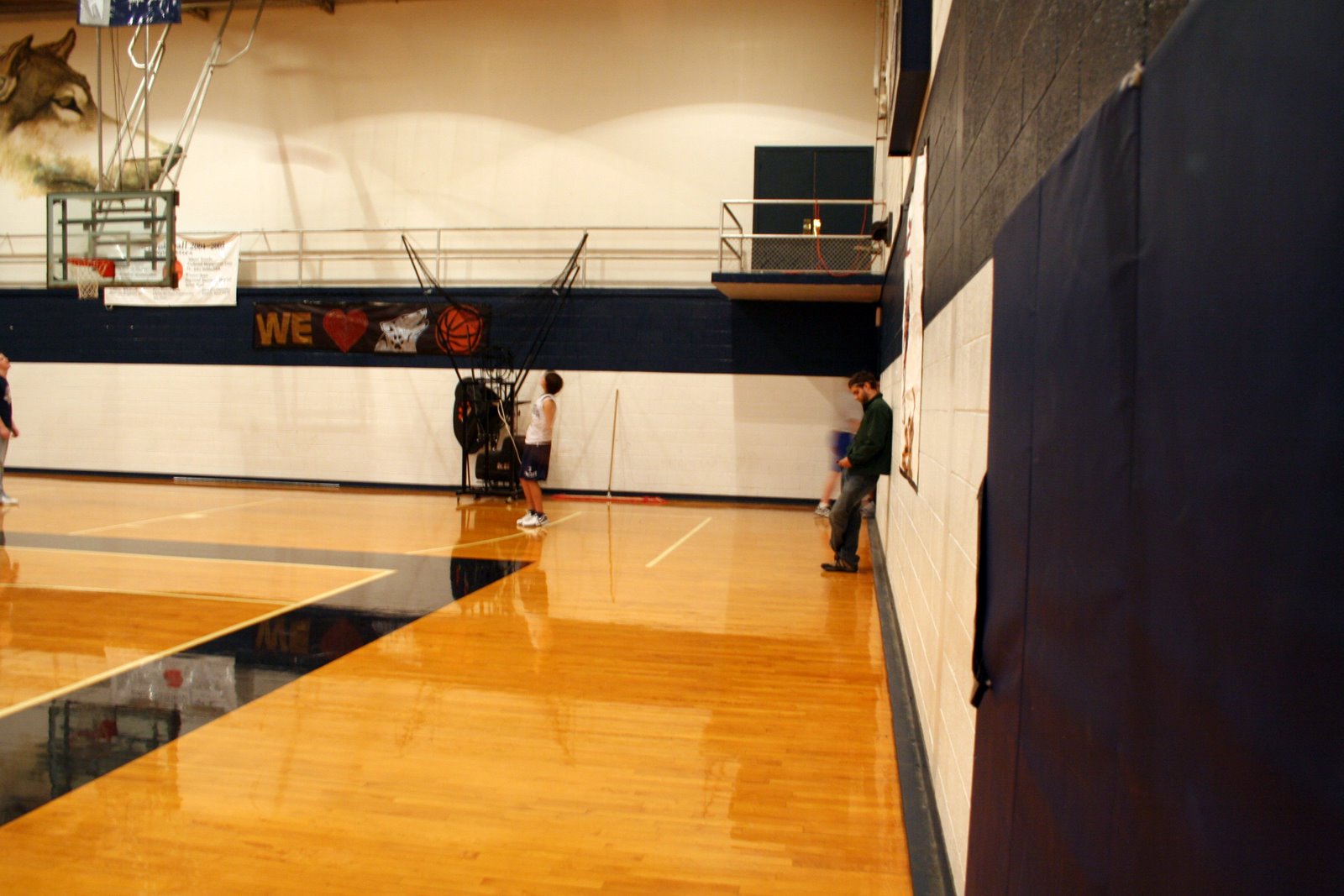 Locations Hub - Shawnee High School Gym