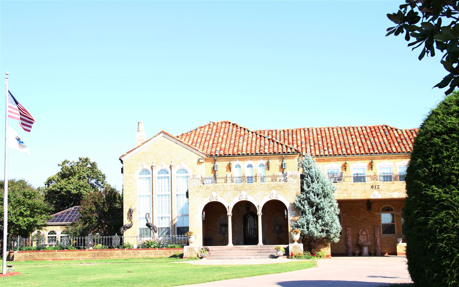 Locations Hub - Seminole Nation Grisso Mansion