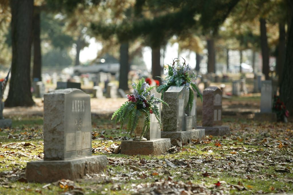 Locations Hub - Mount Olivet Cemetery - Circus Cemetery - Showman's Rest