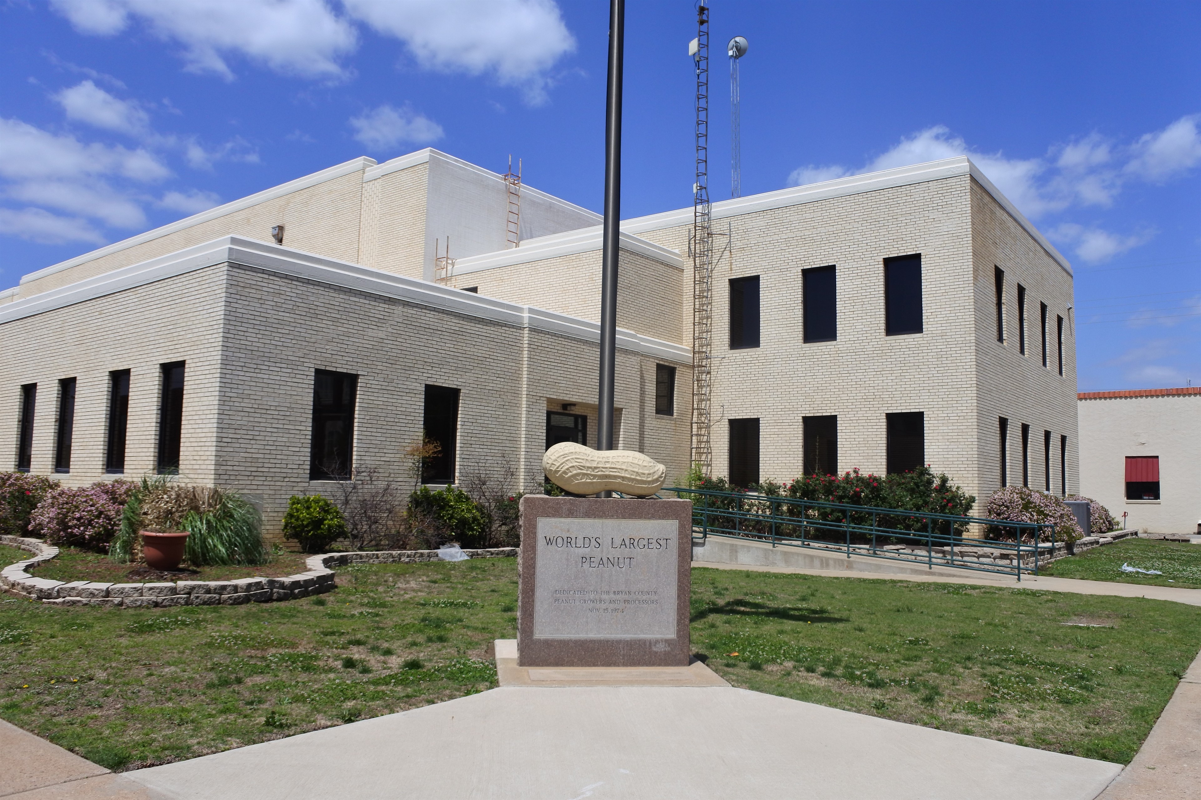Locations Hub - Durant City Hall
